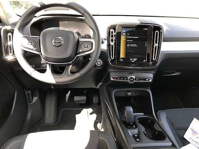 Volvo XC40 D3 Momentum Aut. / GPS / CAM / Comf Access / LED | Q-AUTO